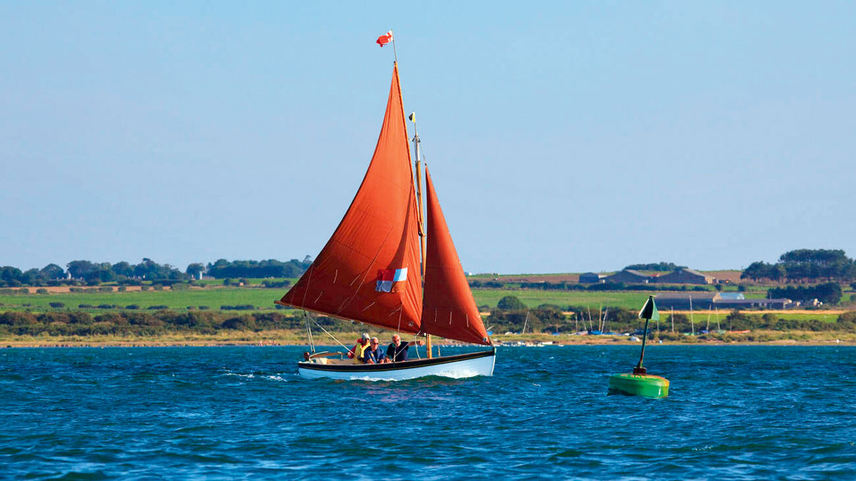 How to sail tidal estuaries safely - Practical Boat Owner