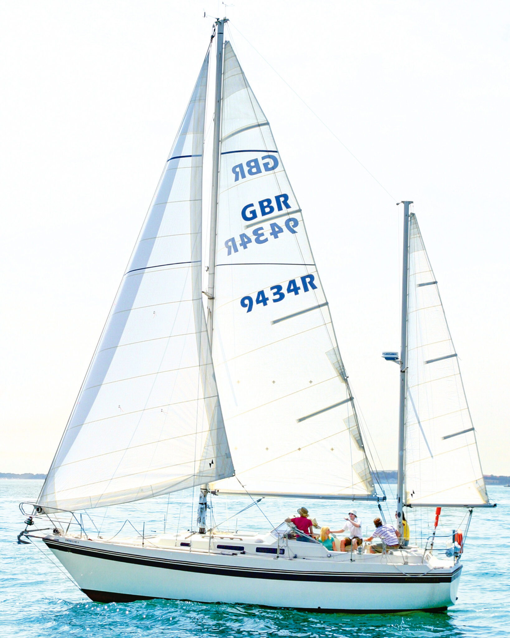 Best centre cockpit sailboat designs: the Moody 34 and 346 + 5 ...
