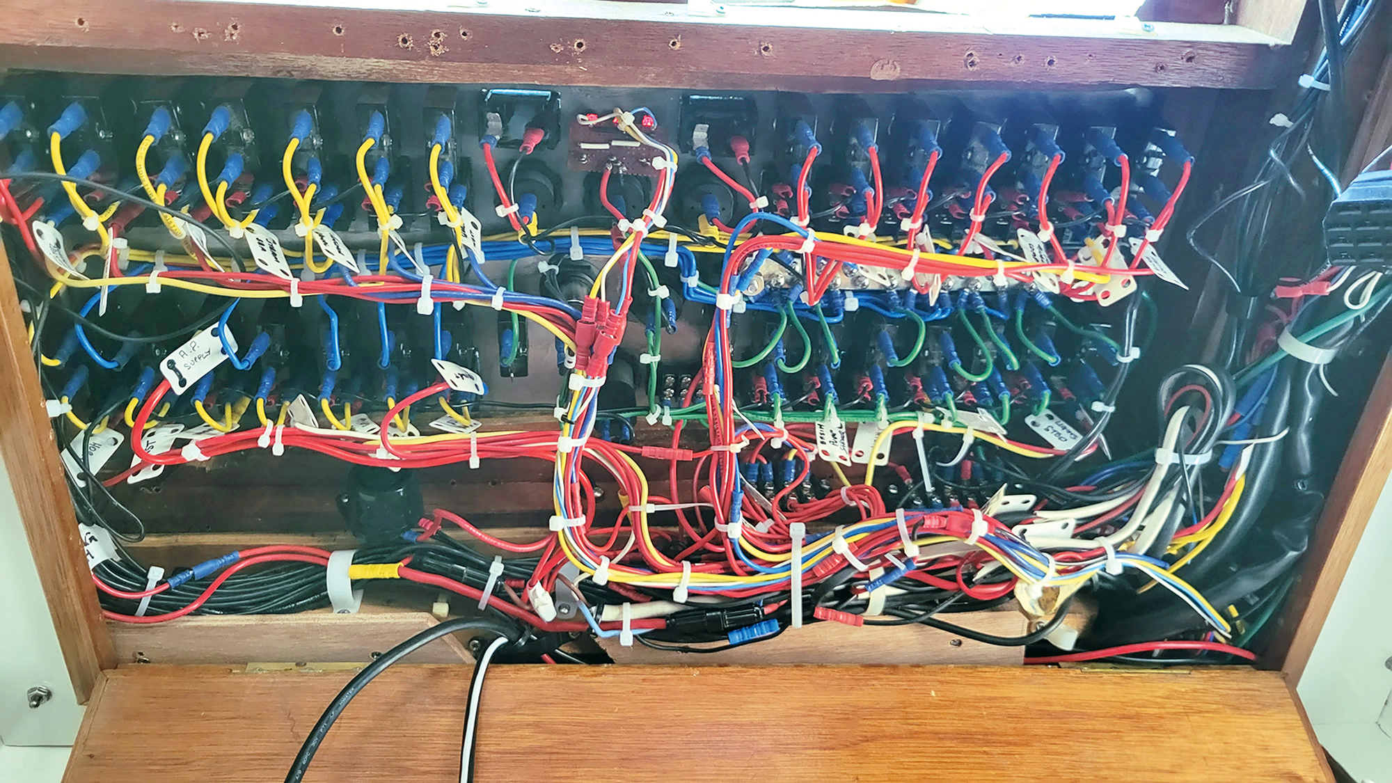 Wiring a marine dashboard panel on your boat - Practical Boat Owner
