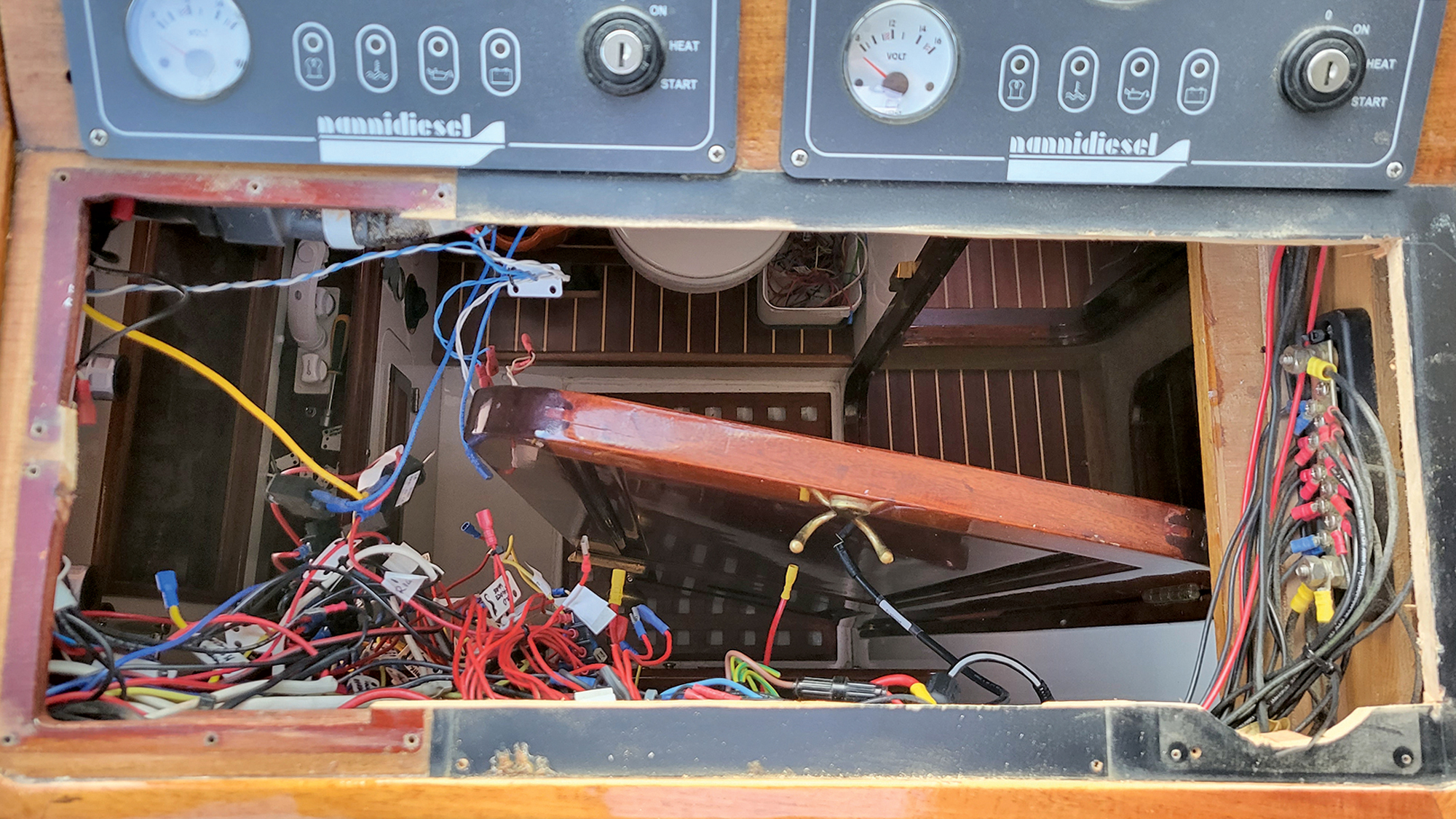 Wiring a marine dashboard panel on your boat - Practical Boat Owner