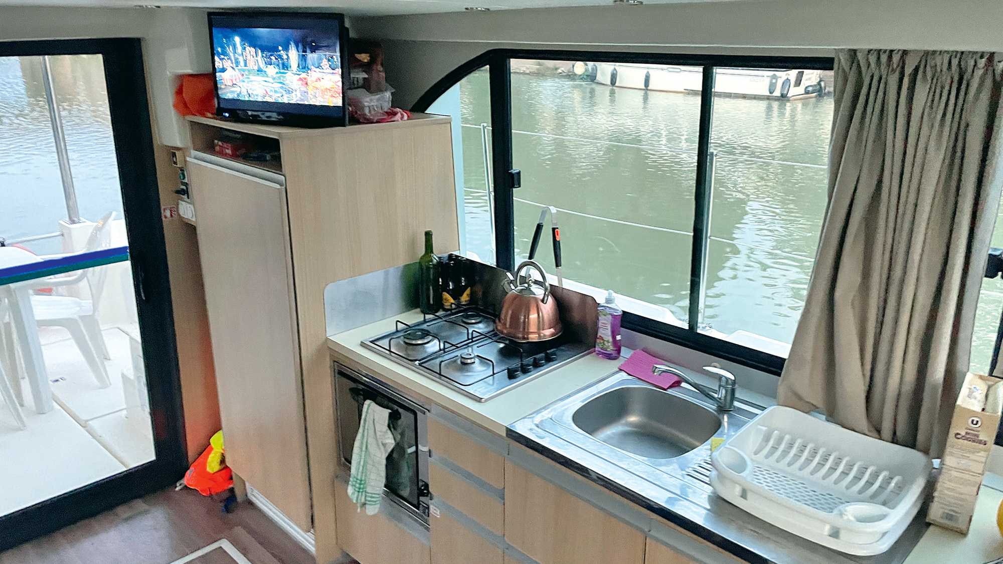 A beginner's guide to managing marine battery power - Practical Boat Owner