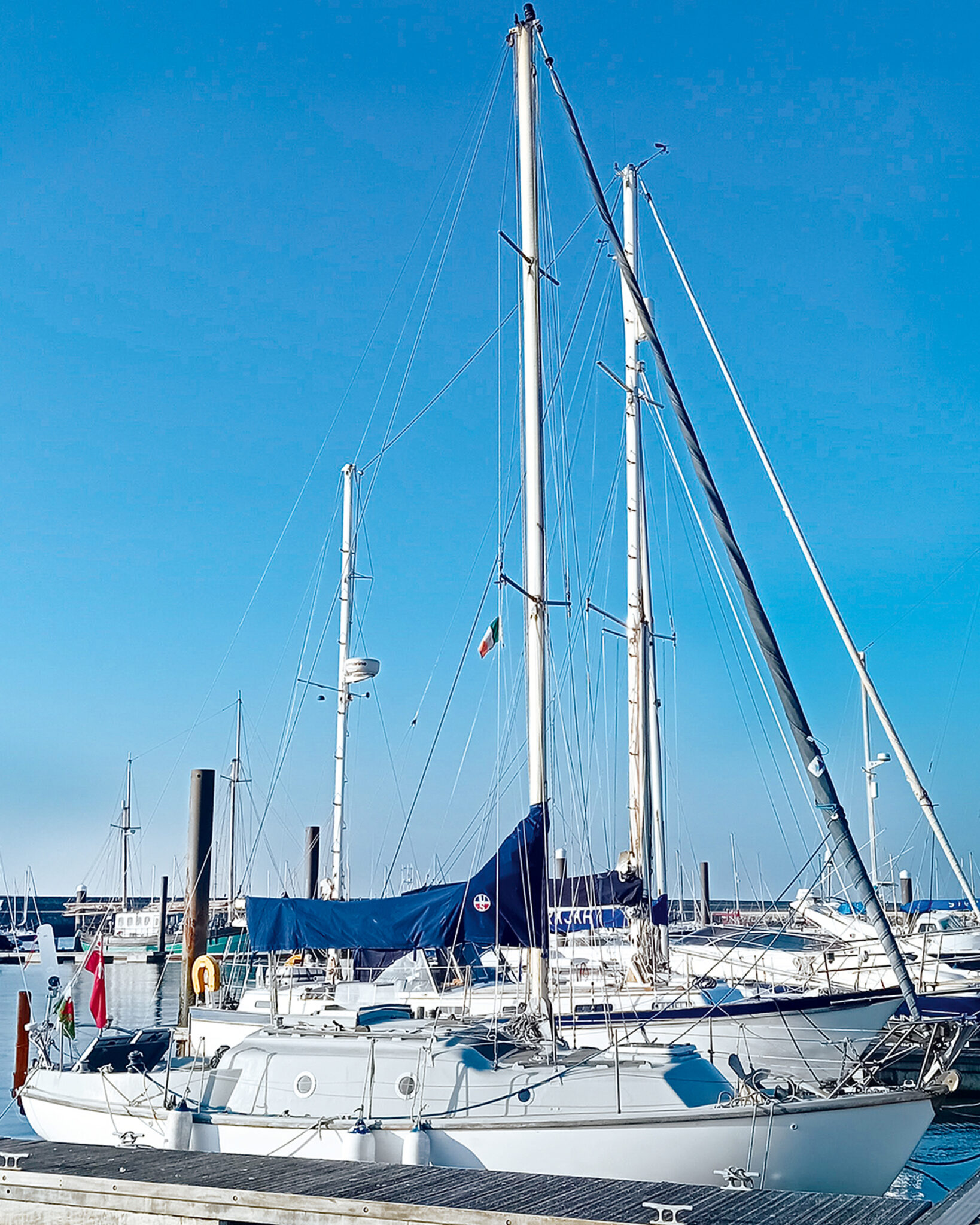 How I replaced my sailboat's mast - Practical Boat Owner