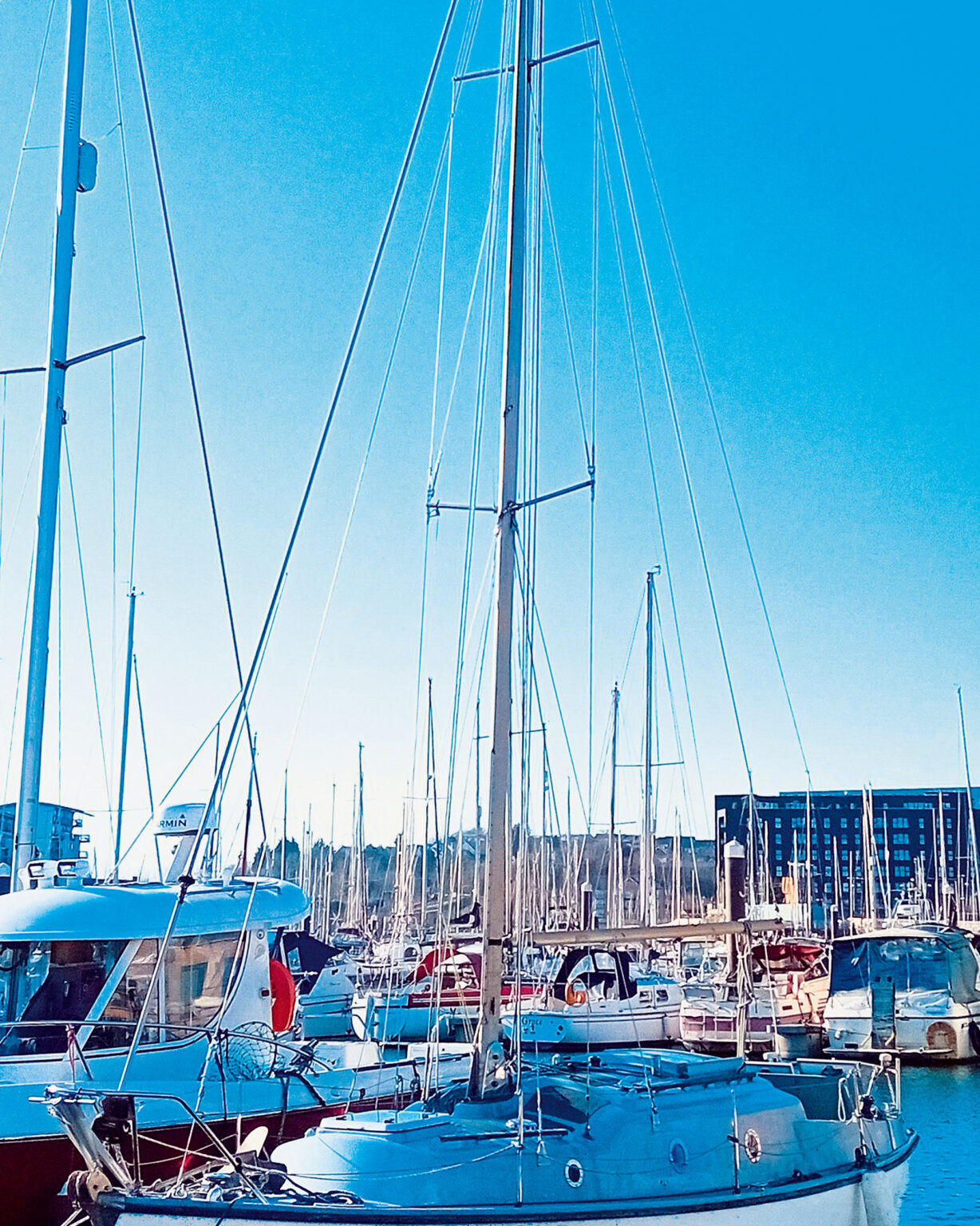 How I replaced my sailboat's mast - Practical Boat Owner
