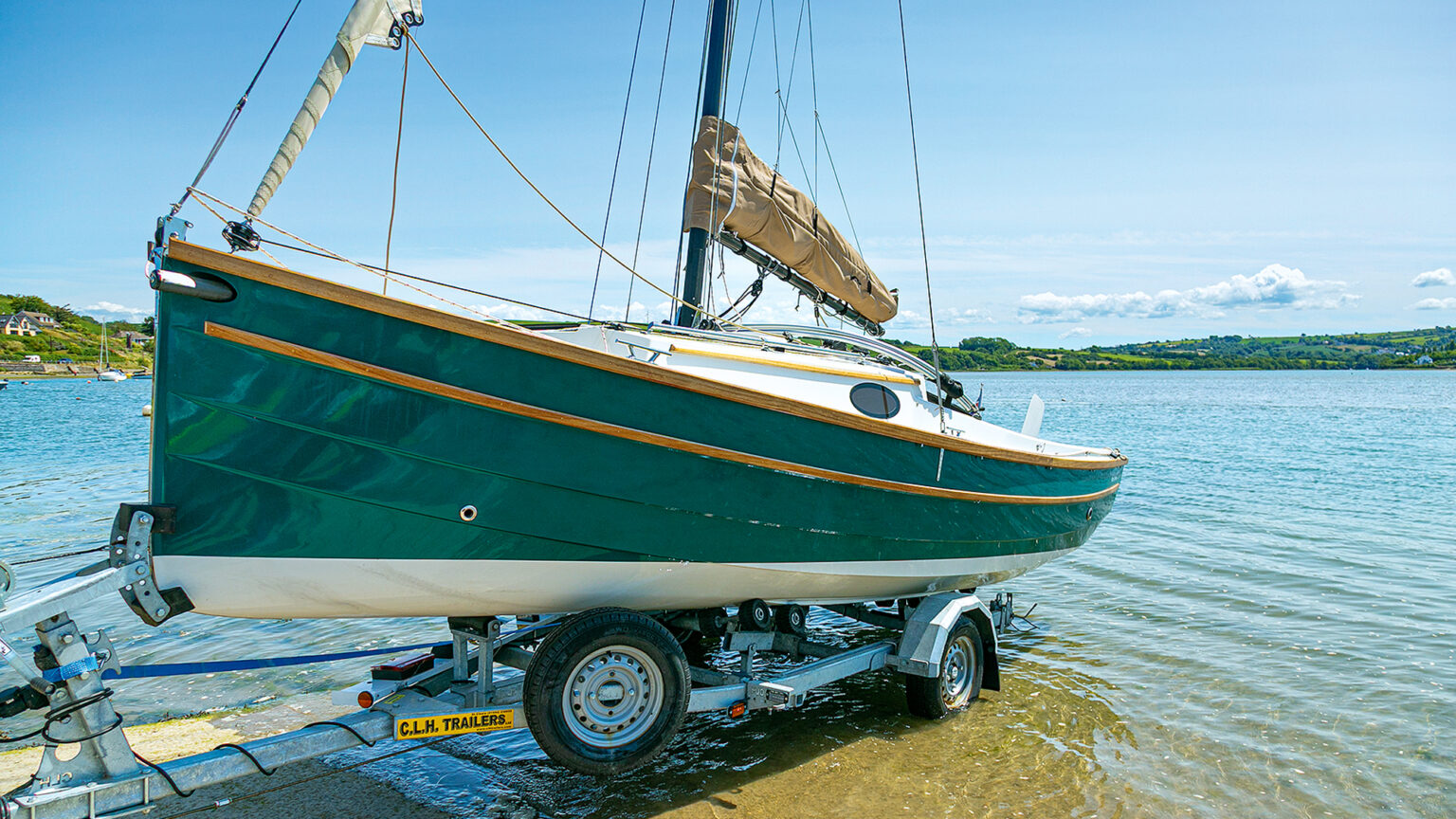 The new BayCruiser 21: Is this the best trailer-sailer ever built ...