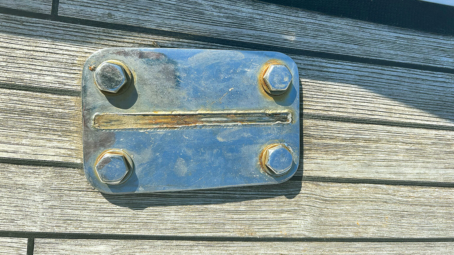 How a faulty chainplate turned a perfect sail into a dismasting ...