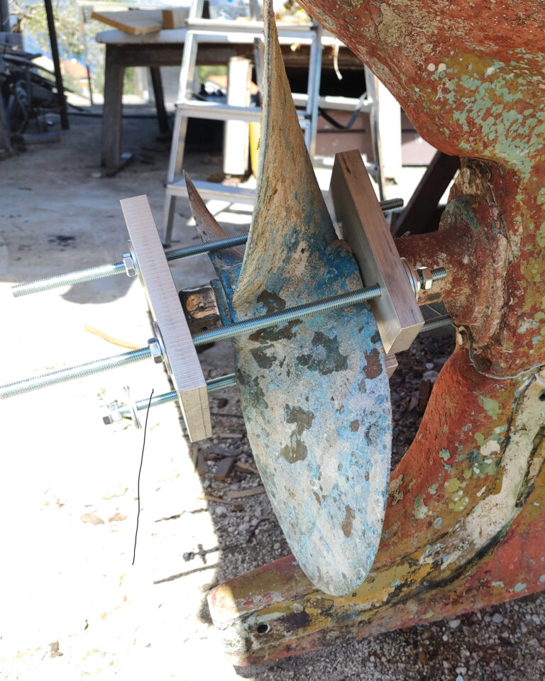 How I built a DIY propeller puller to free a calcified prop and shaft ...