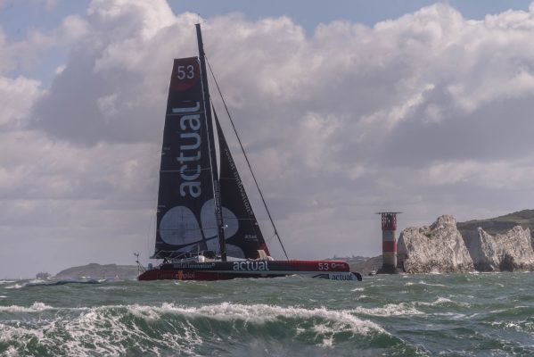 ROUND THE ISLAND RACE 2016 - Yachting Monthly