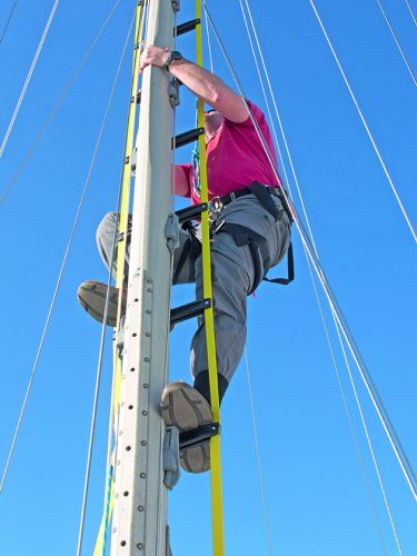 Mast climbing for shorthanded crews - Yachting Monthly