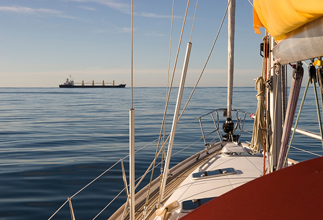 When is the right time to alter course? - Yachting Monthly