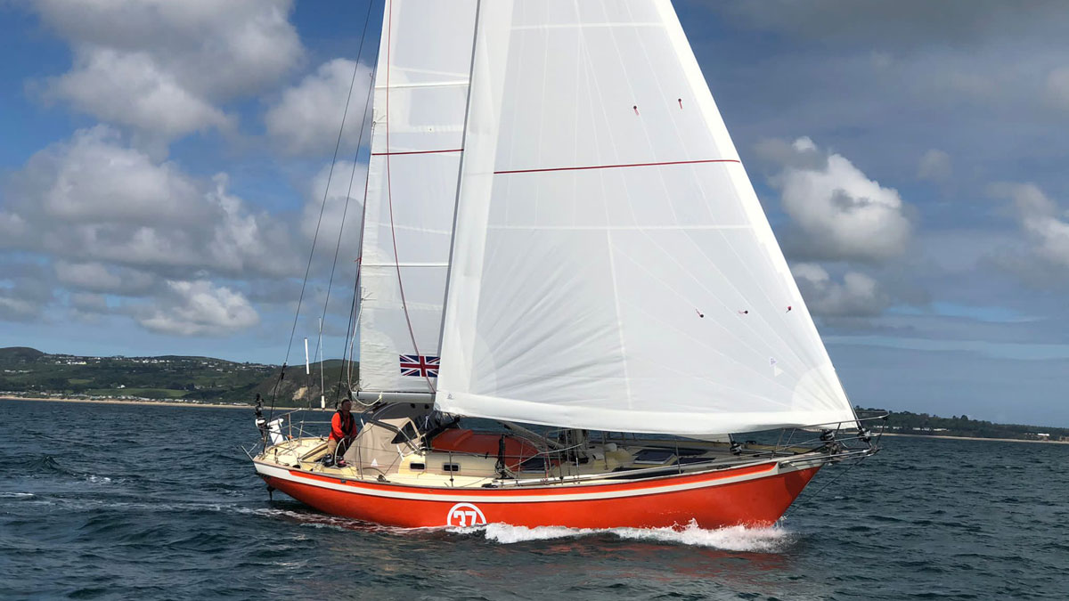 Golden Globe Race: Ian Herbert-Jones needing rescue after dismasting in ...