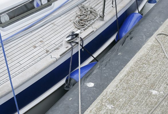 Mooring: A guide to coming alongside, rafting & traditional skills ...