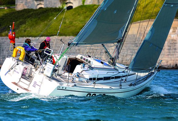 Arcona 370: A quality offshore cruiser that eats up the miles ...