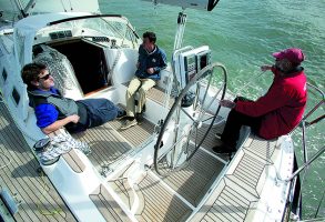 Arcona 370: A quality offshore cruiser that eats up the miles ...