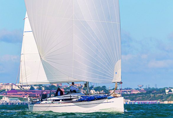 Arcona 370: A quality offshore cruiser that eats up the miles ...