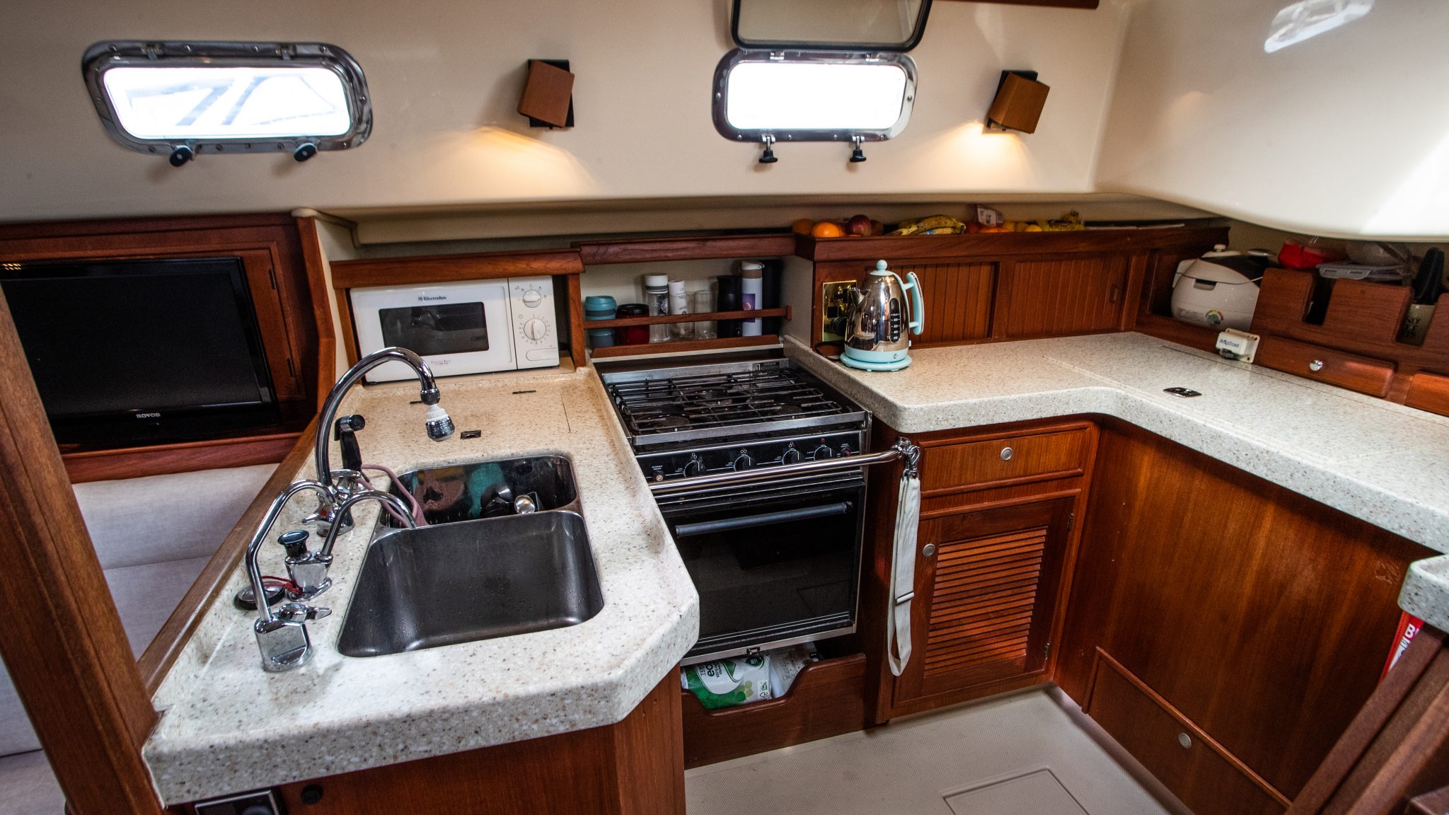 Island Packet 380: The best liveaboard cruiser out there? - Yachting ...