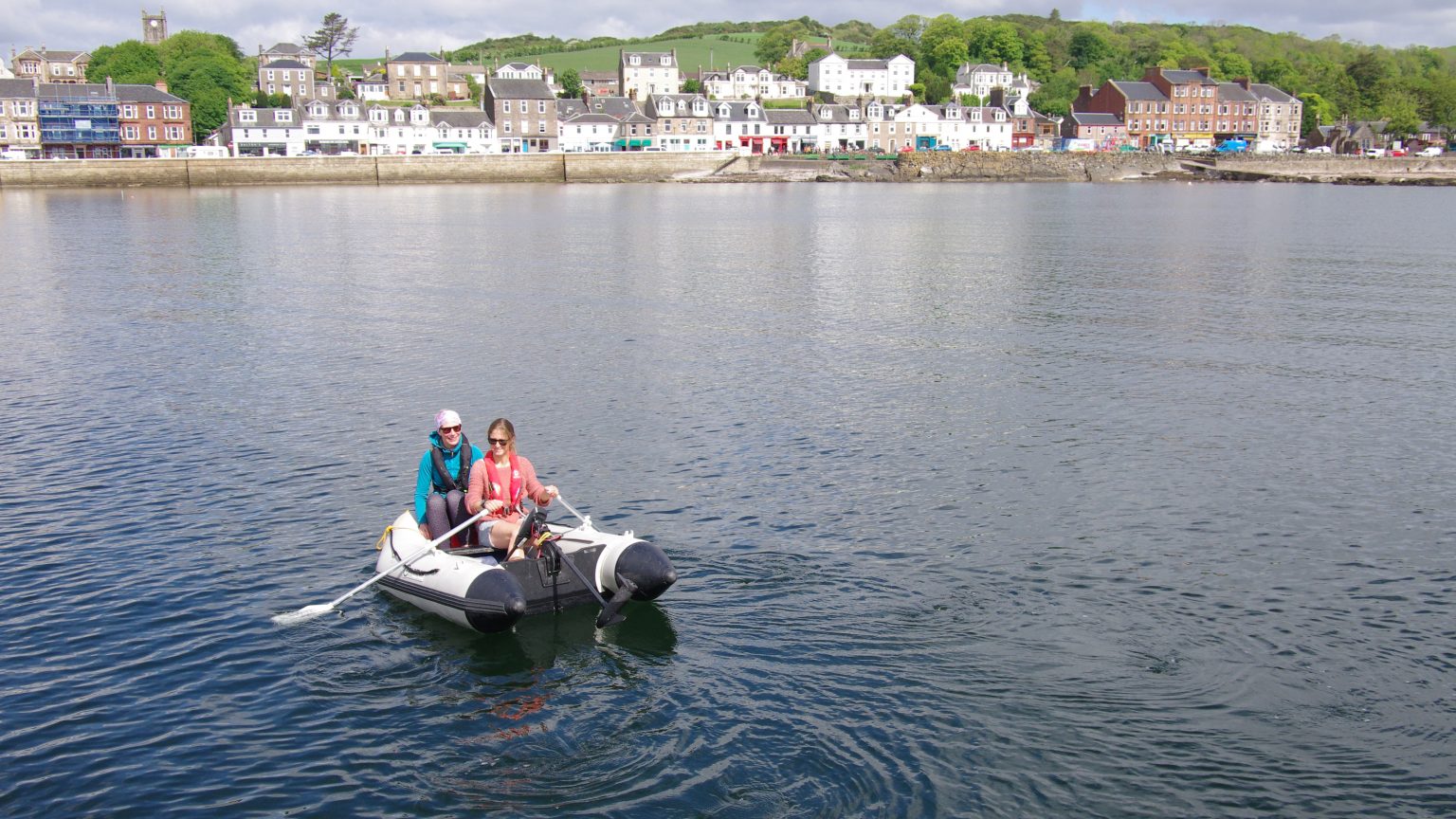 Handling & rowing a dinghy: a beginner's guide - Yachting Monthly