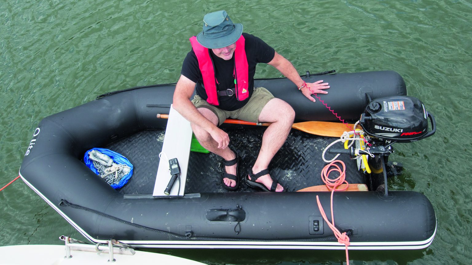 Handling & rowing a dinghy: a beginner's guide - Yachting Monthly