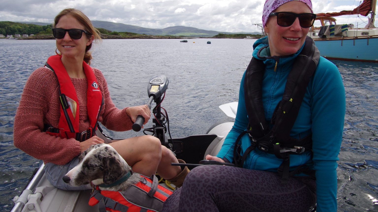How to use a dinghy outboard - Yachting Monthly