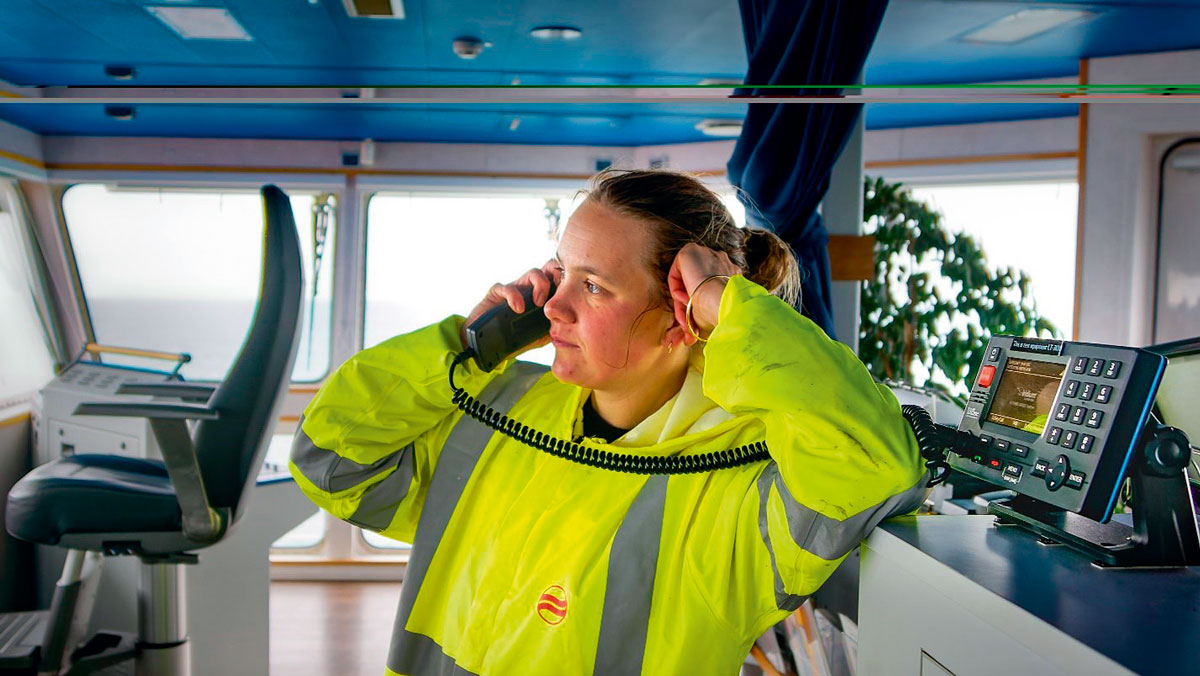 Marine satellite communication: options for recreational sailors ...