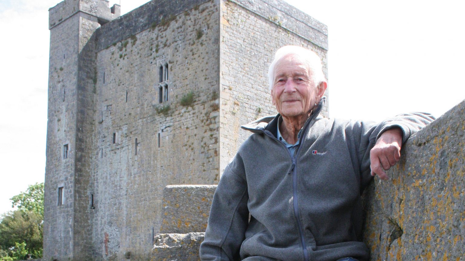 Bill King: The sailor who was capsized, dismasted and holed by a shark ...