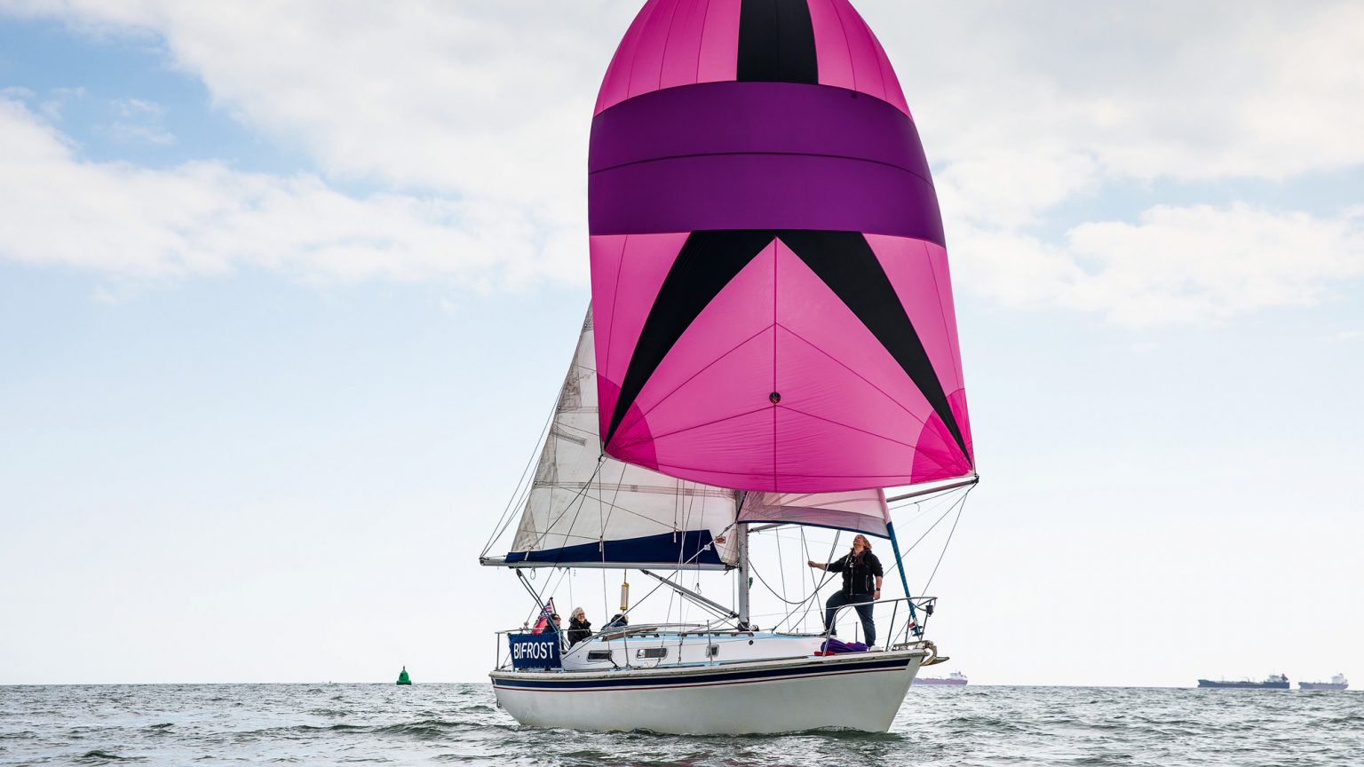 Spinnaker handling: an experts full guide to using the kite - Yachting ...