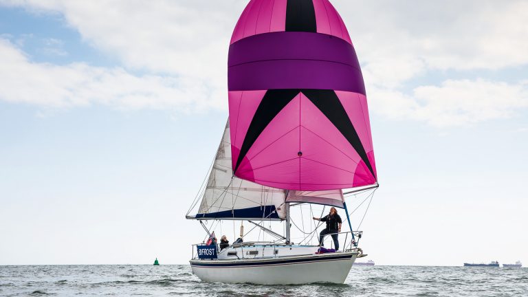 Spinnaker handling: an experts full guide to using the kite - Yachting ...