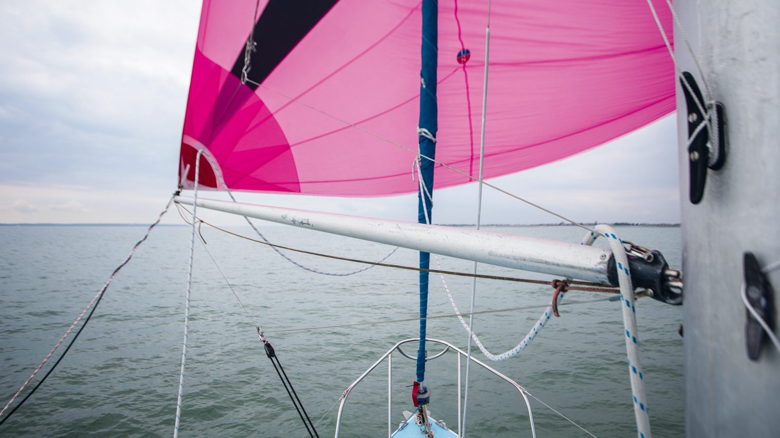 Spinnaker handling: an experts full guide to using the kite - Yachting ...