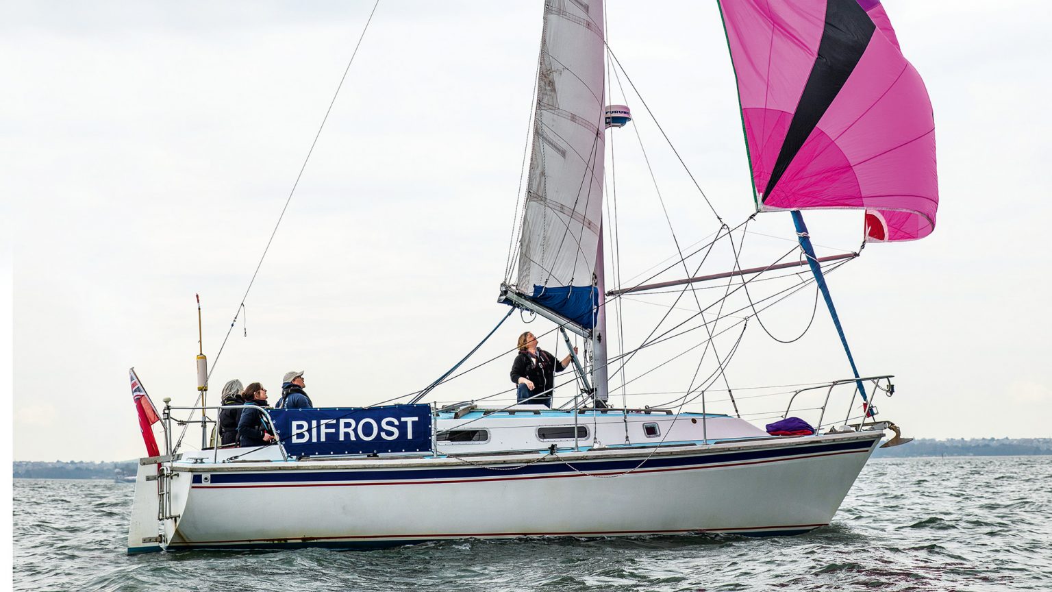 Spinnaker handling: an experts full guide to using the kite - Yachting ...