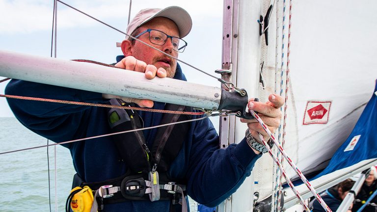 Spinnaker handling: an experts full guide to using the kite - Yachting ...