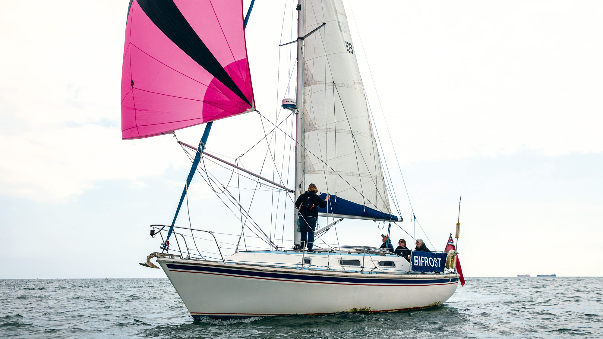 Spinnaker handling: an experts full guide to using the kite - Yachting Monthly