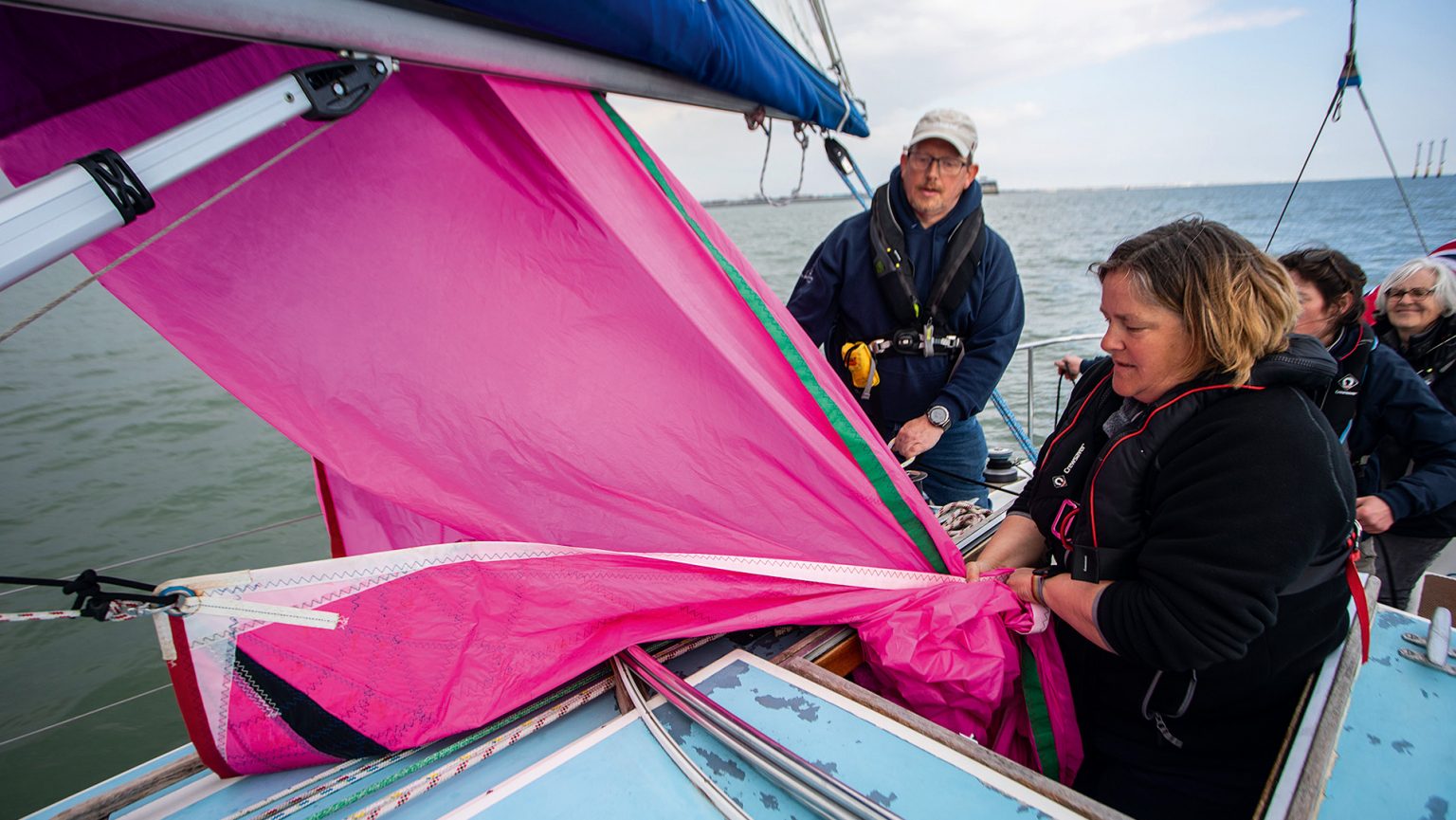 Spinnaker handling: an experts full guide to using the kite - Yachting ...
