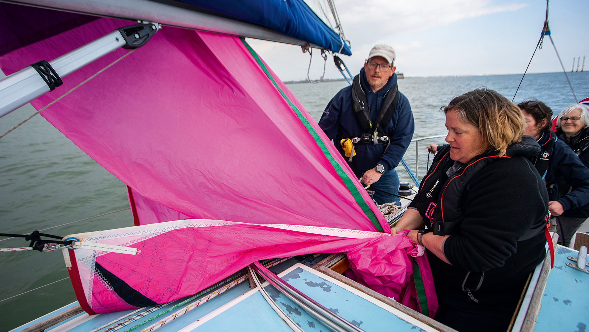 Spinnaker handling: an experts full guide to using the kite - Yachting ...
