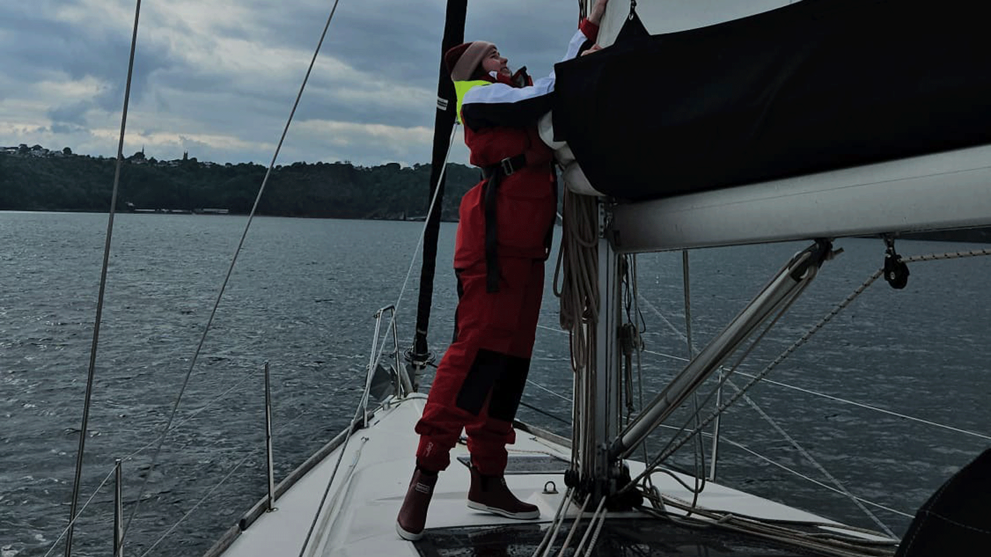 How to learn to sail: Catching the sailing wave