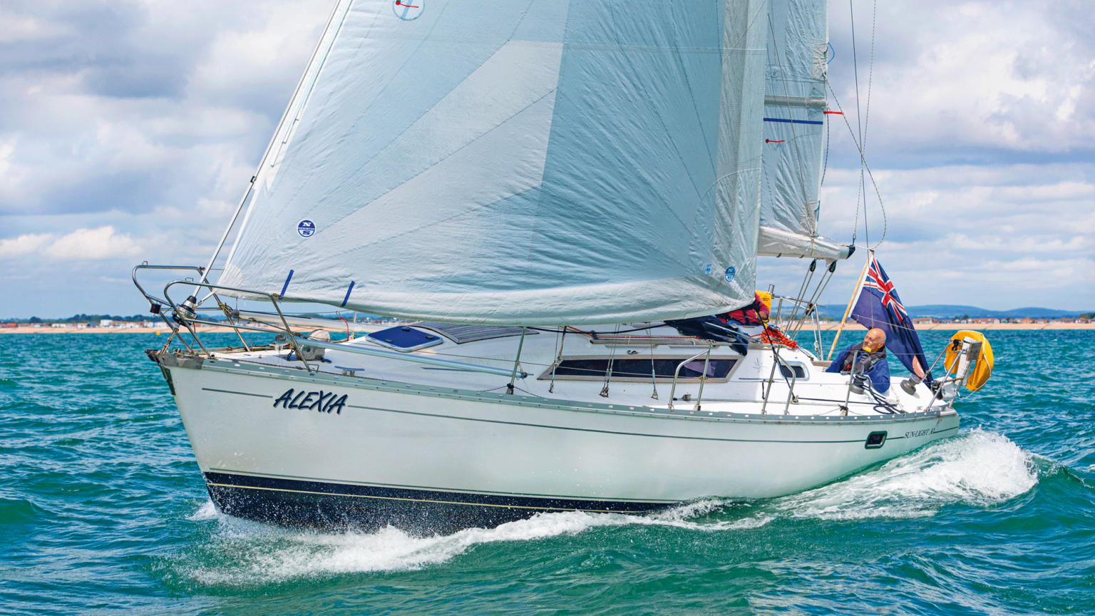 Jeanneau Sun Light 30 Review: A Family Cruiser With Racing Influence