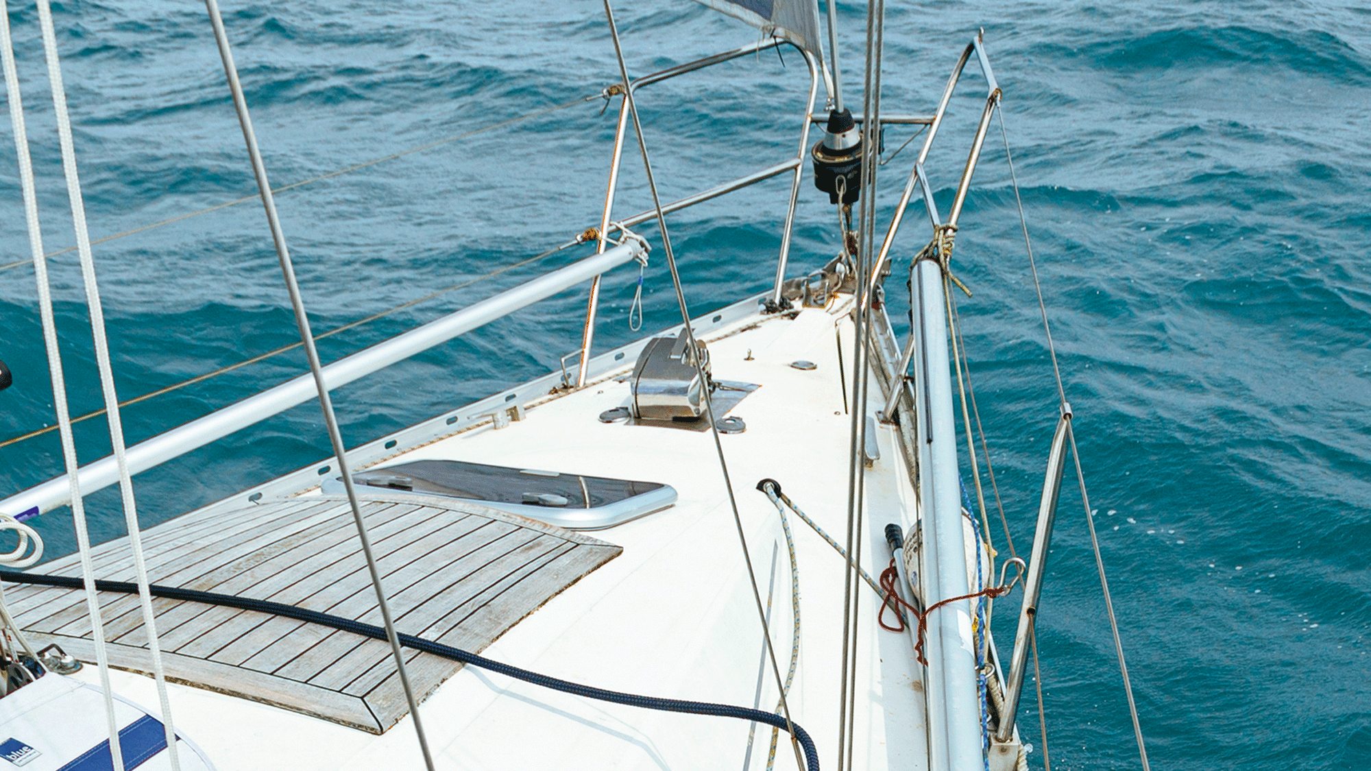 Jeanneau Sun Light 30 Review: A Family Cruiser With Racing Influence