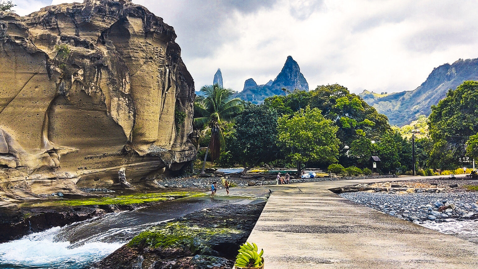 Exploring French Polynesia by boat: The call of the South Seas ...