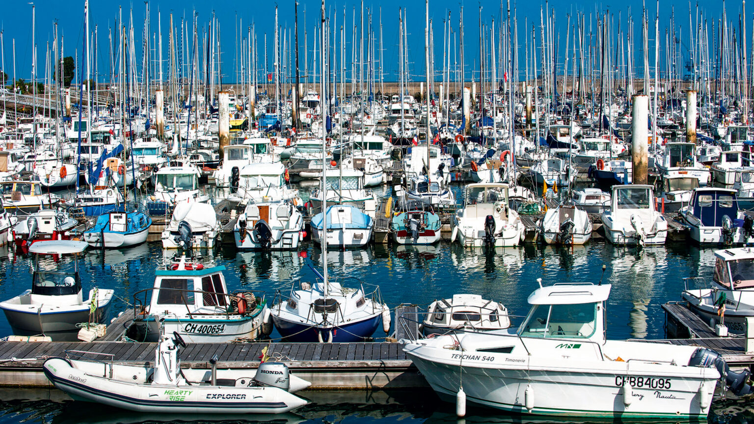 Everything you need to know about swinging moorings - Yachting Monthly