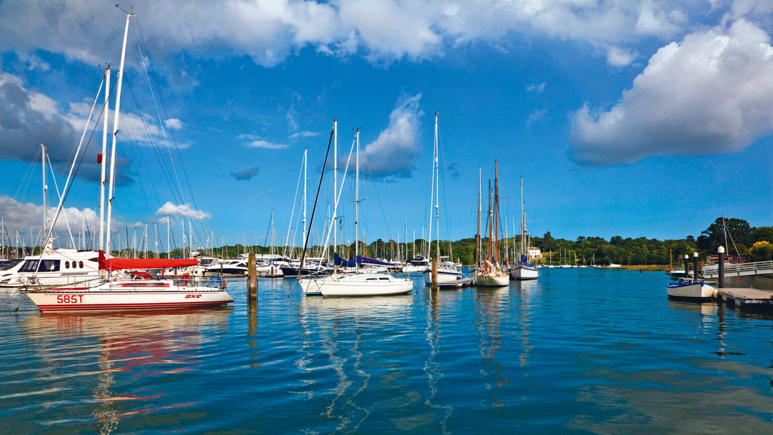Everything you need to know about swinging moorings - Yachting Monthly