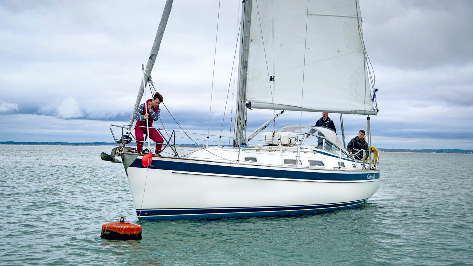 Everything you need to know about swinging moorings - Yachting Monthly