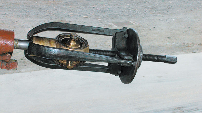 How to clean and remove a boat's propeller - Yachting Monthly