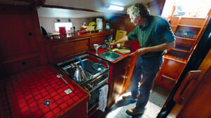 Freedom 40 used boat review: Unstayed marvel still going strong ...