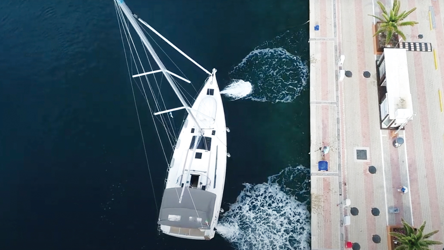 How bow thrusters can help close quarters manoeuvring