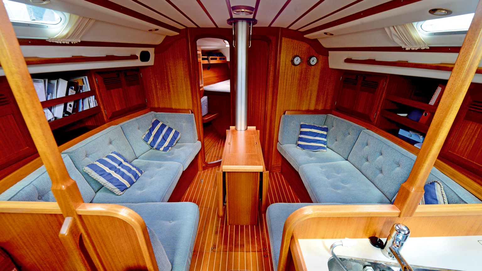 Used Sweden Yachts 390 Review: This Swedish Classic Still Turns Heads