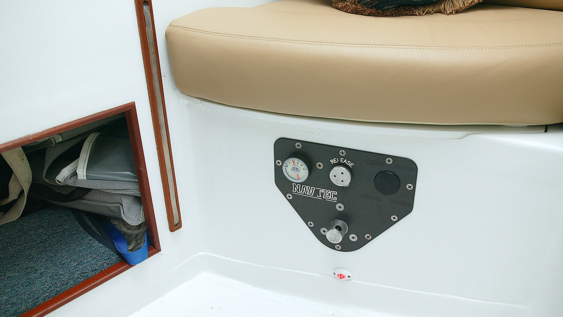 Never run dry: The ultimate guide to boat tank gauges