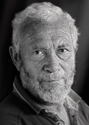 Sir Robin wins Oldie of the Year - Yachting World