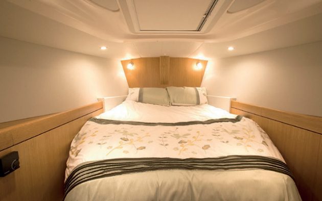 Oyster 54 review: from the archive - Yachting World