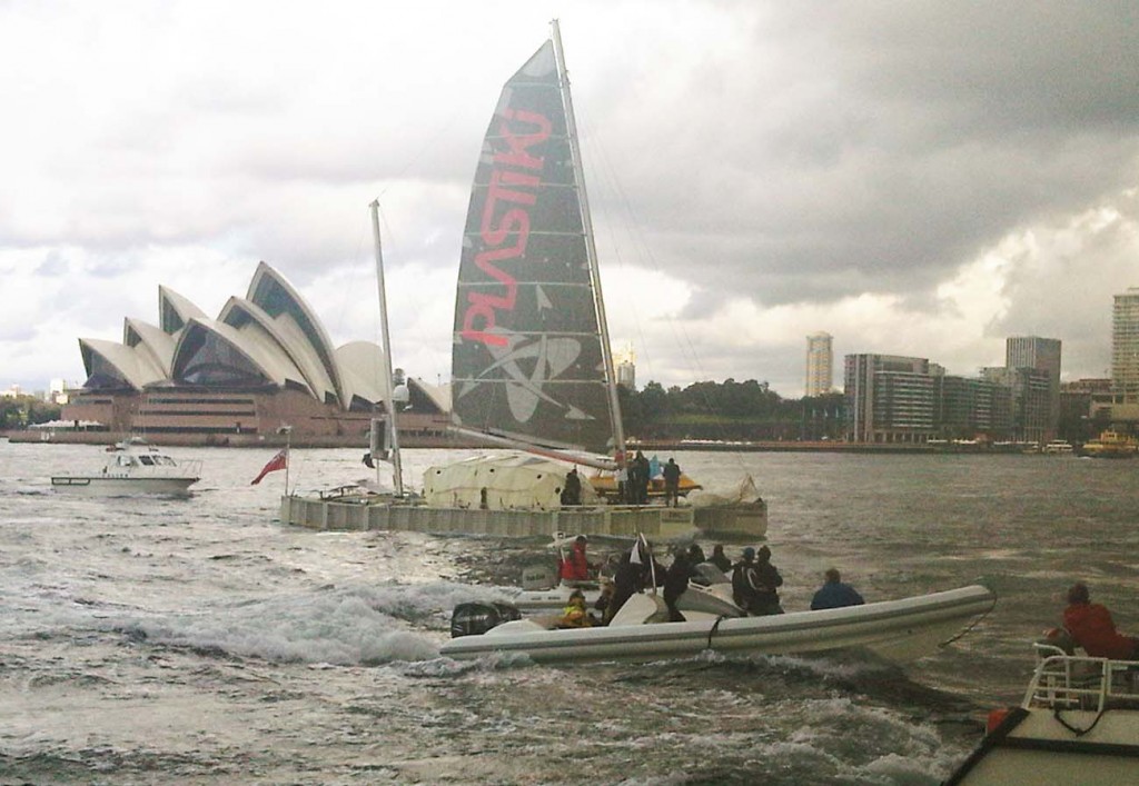 Plastiki sails into Sydney - Yachting World