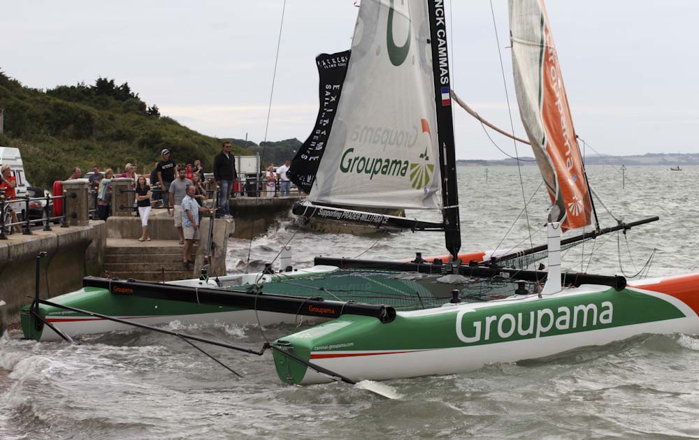 Extreme 40 hits wall while racing at Cowes - Yachting World