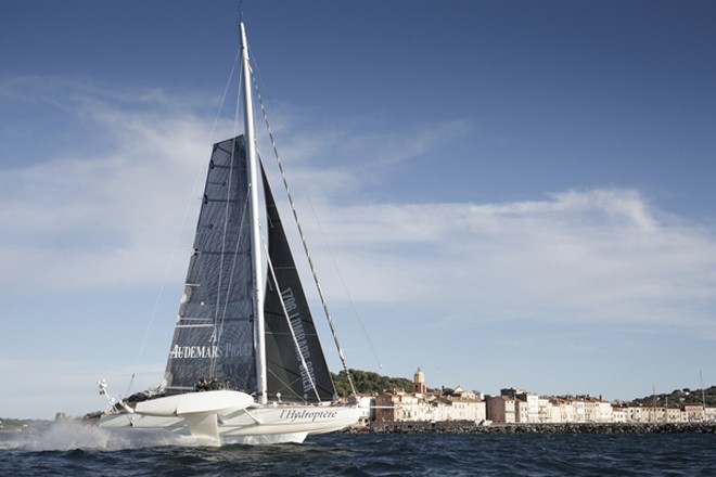 l'Hydroptère in Saint-Tropez - Yachting World