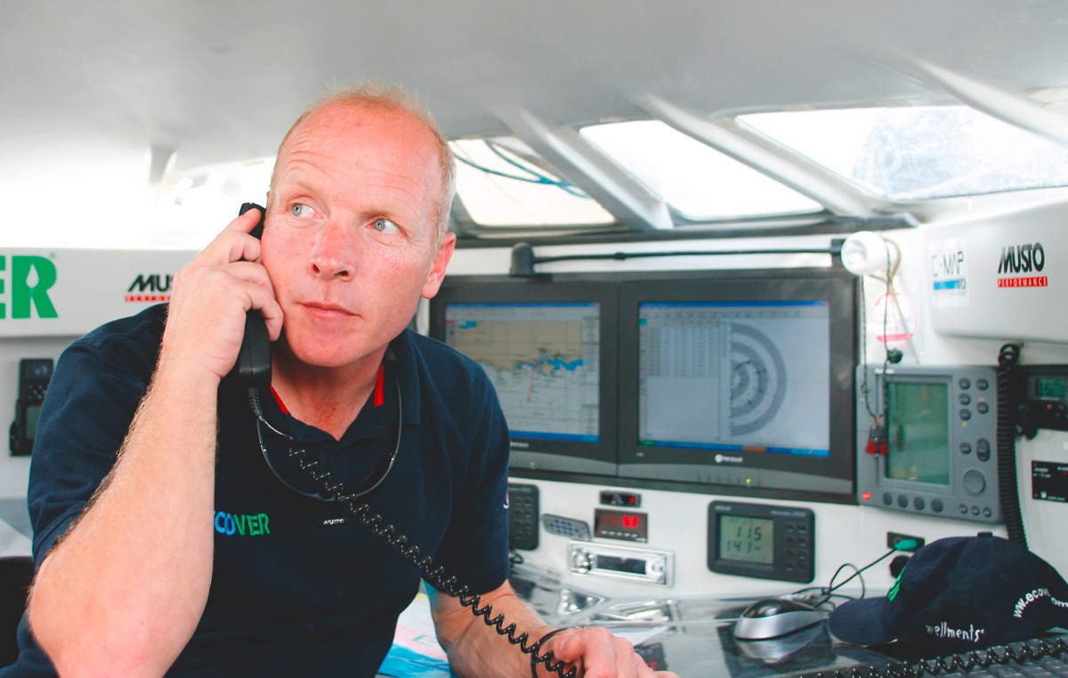 Dramatic account of how Mike Golding rescued Alex Thomson in the ...